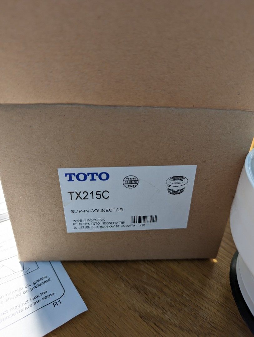 TOTO slip-in connector TX215C, Furniture & Home Living, Bathroom ...