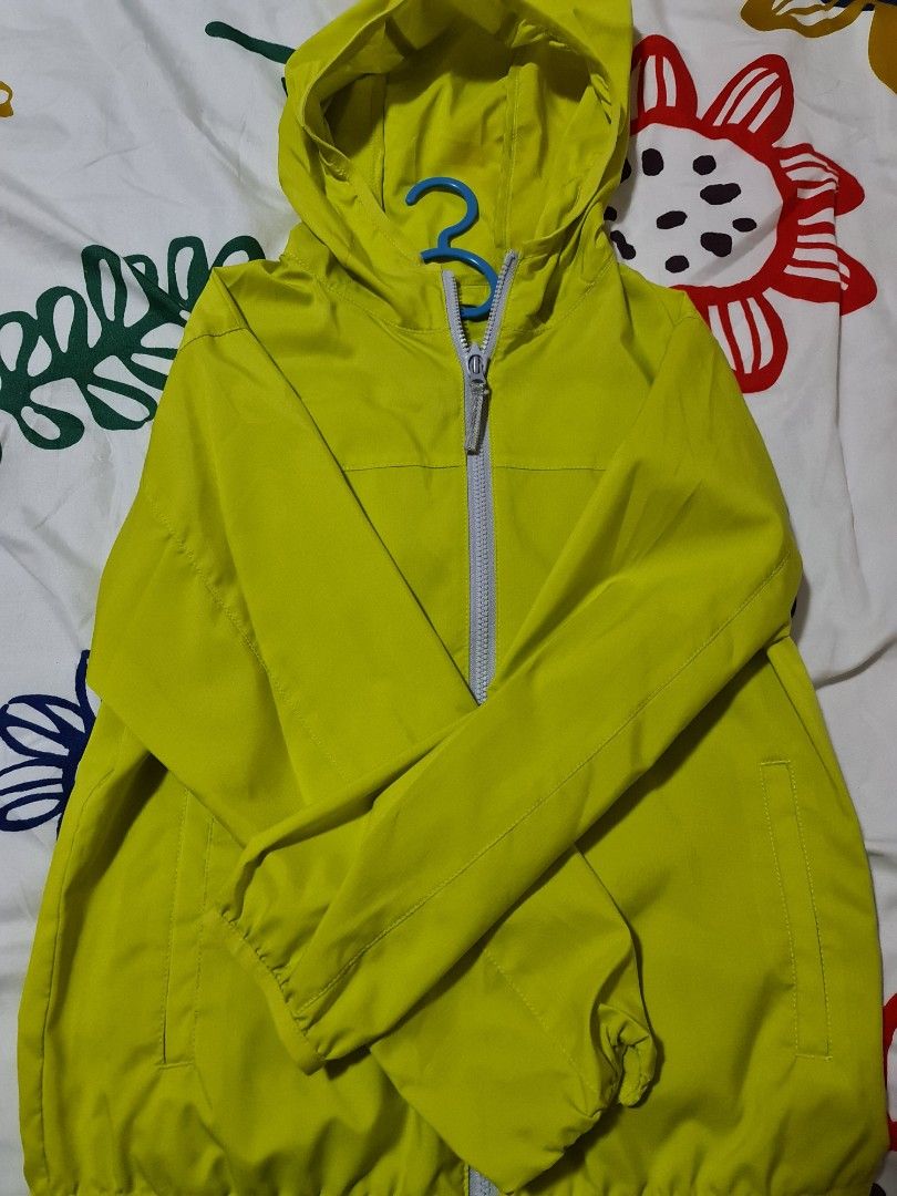 Uniqlo child windbreaker, Babies & Kids, Babies & Kids Fashion on Carousell