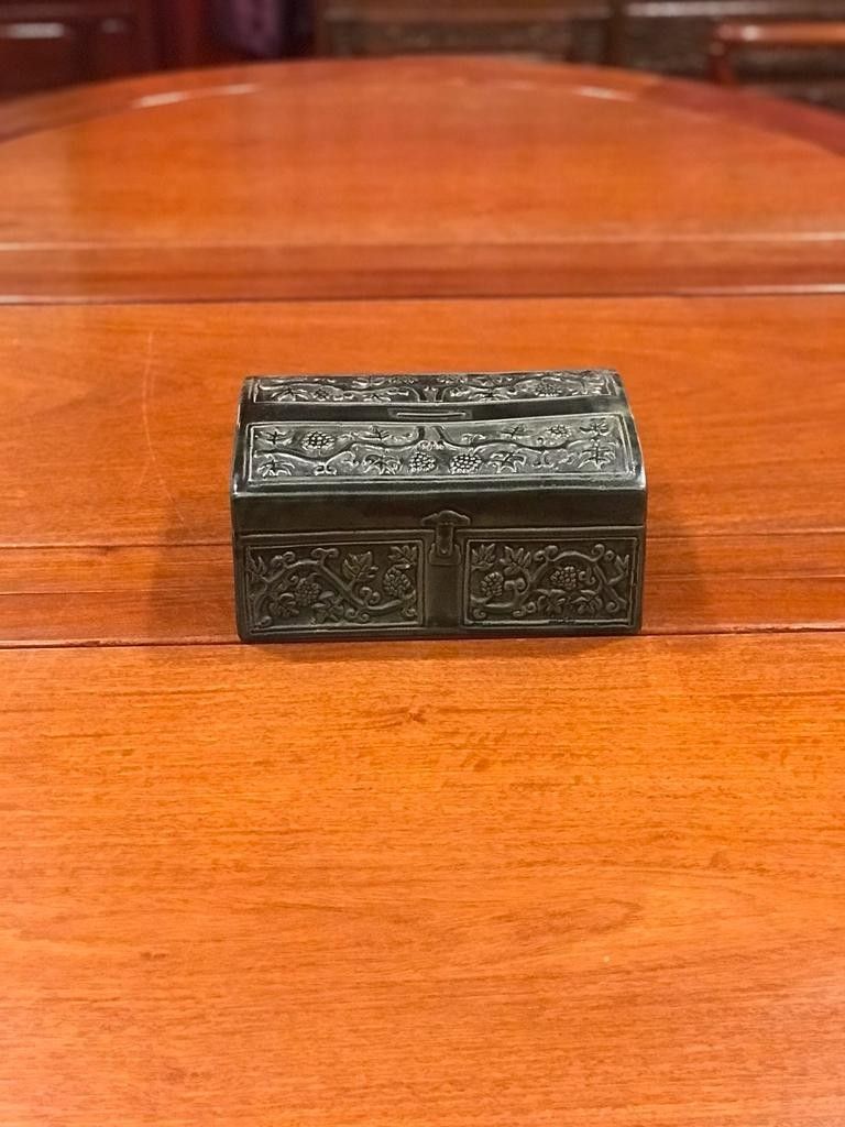 Vintage Treasure Chest Shaped Porcelain Coin Box FVsa200222a5, Hobbies ...