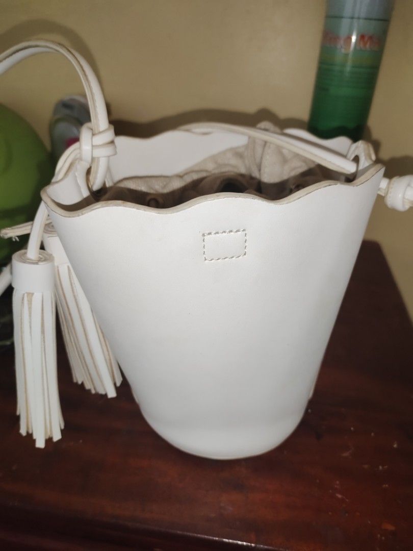 white bucket bag, Women's Fashion, Bags & Wallets, Beach Bags on Carousell