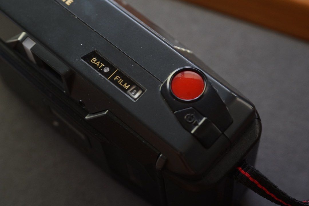 Vintage Yashica LAF Date Film camera , Photography, Cameras on Carousell