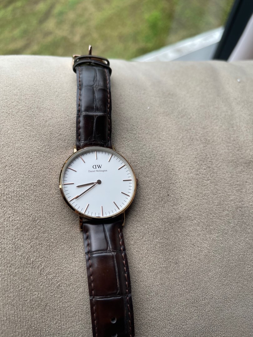 Authentic Daniel Wellington Watch 36mm, Women's Fashion, Watches ...
