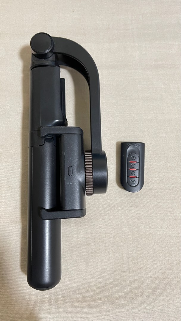 Auto balance selfie holder, Mobile Phones & Gadgets, Mobile & Gadget ...