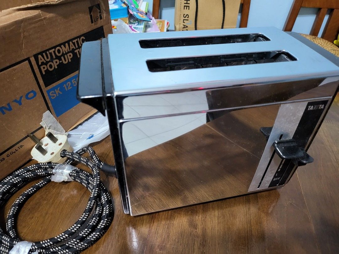 Auto pop up toaster ( Sanyo), TV & Home Appliances, Kitchen Appliances ...