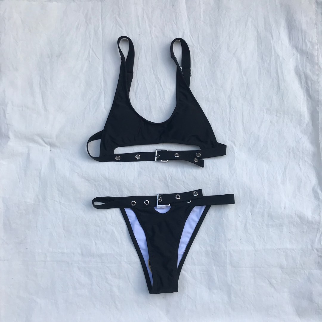 black belt buckle bikini, Fesyen Wanita, Pakaian Wanita, Lainnya di ...