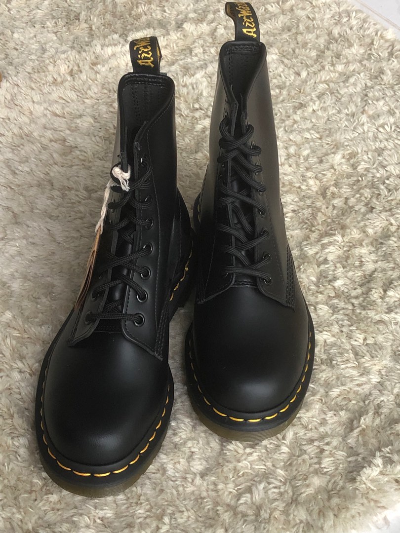 Dr martens -1460-uk7, Men's Fashion, Footwear, Boots on Carousell