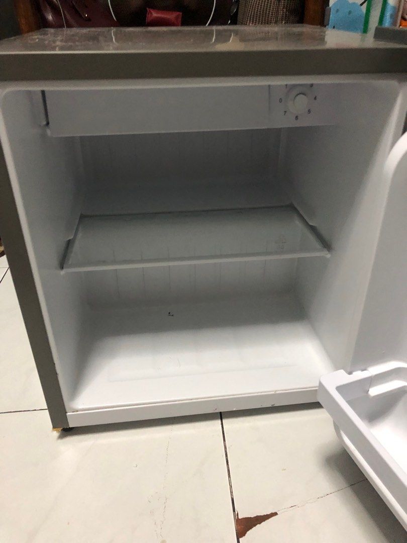 Eureka Personal Refrigerator w/ free child safety lock, TV & Home ...