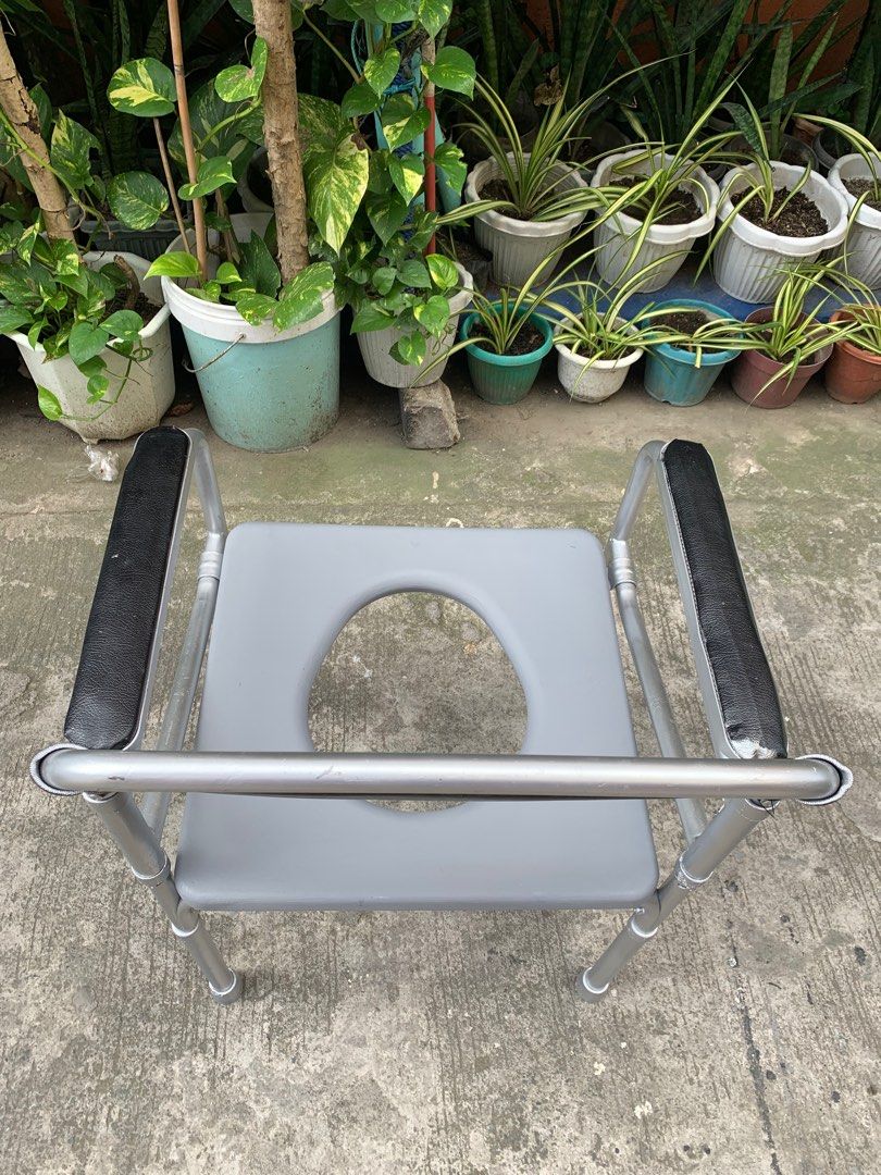 Foldable Arinola with Seat, Health & Nutrition, Medical Supplies ...