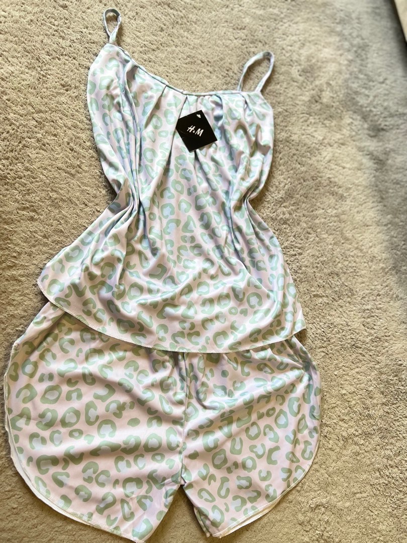 Home clothes, Women's Fashion, Activewear on Carousell