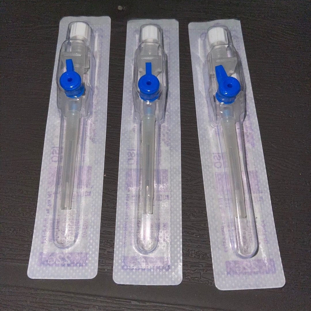 IV Cannula with Injection Valve, Health & Nutrition, Medical Supplies ...
