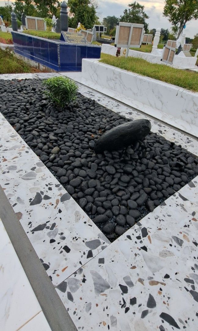 Kubur Pusara Batu sungei (nesan), Everything Else on Carousell