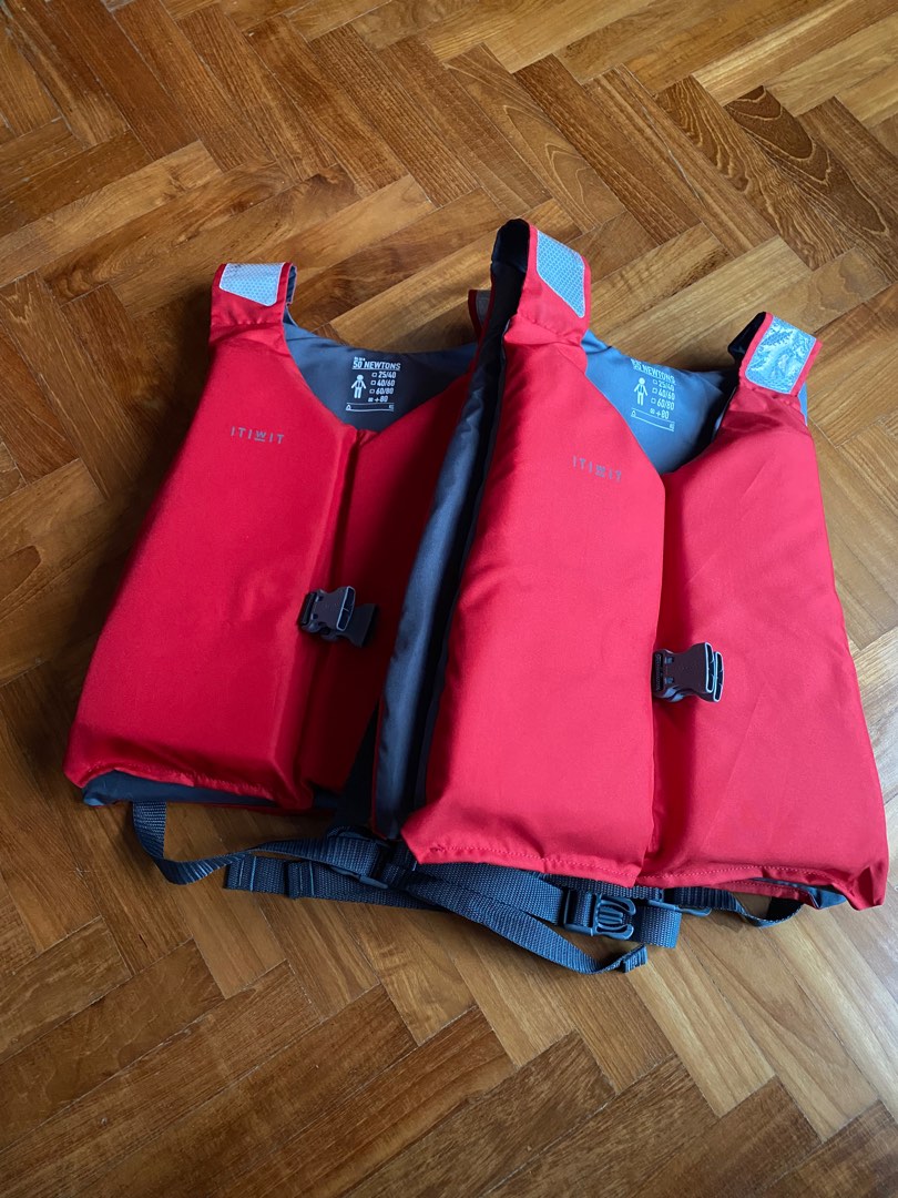 Life jacket, Sports Equipment, Fishing on Carousell