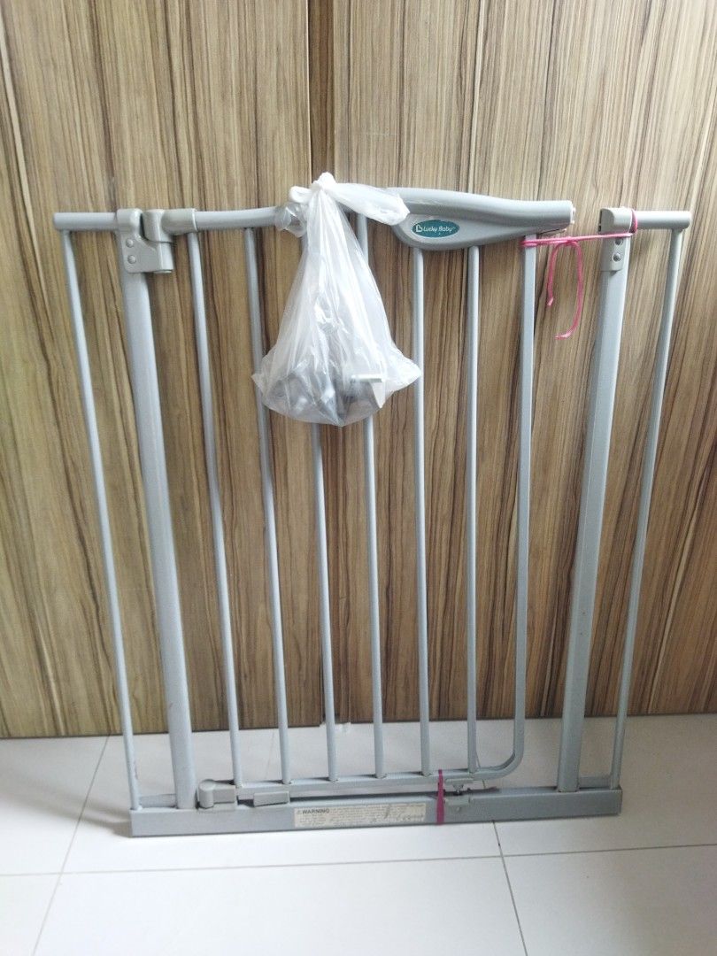 Lucky baby safety gate, Babies & Kids, Baby Nursery & Kids Furniture ...