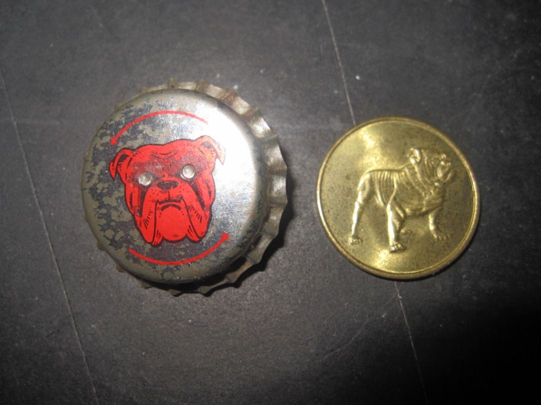 Mack Truck Bulldog Token & Red Dog Pin, Hobbies & Toys, Memorabilia ...