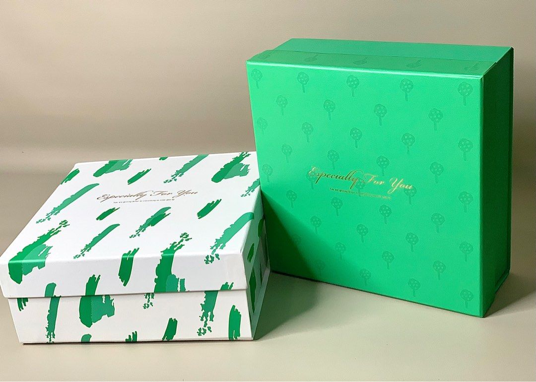 MINISO Gift Box Kotak Kado Kotak Hadiah Hard Box Original, Desain ...