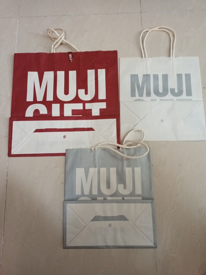 muji paper bag 無印良品紙袋, 興趣及遊戲, 手作＆自家設計, 文具及工藝 - 節日佈置及裝飾 - Carousell
