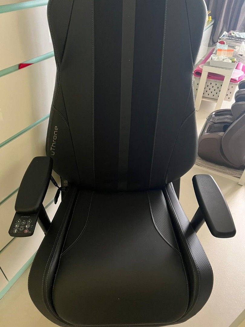 Osim uThrone. Comes with FOC 3 years Warranty and Ogawa Omknee Leg ...