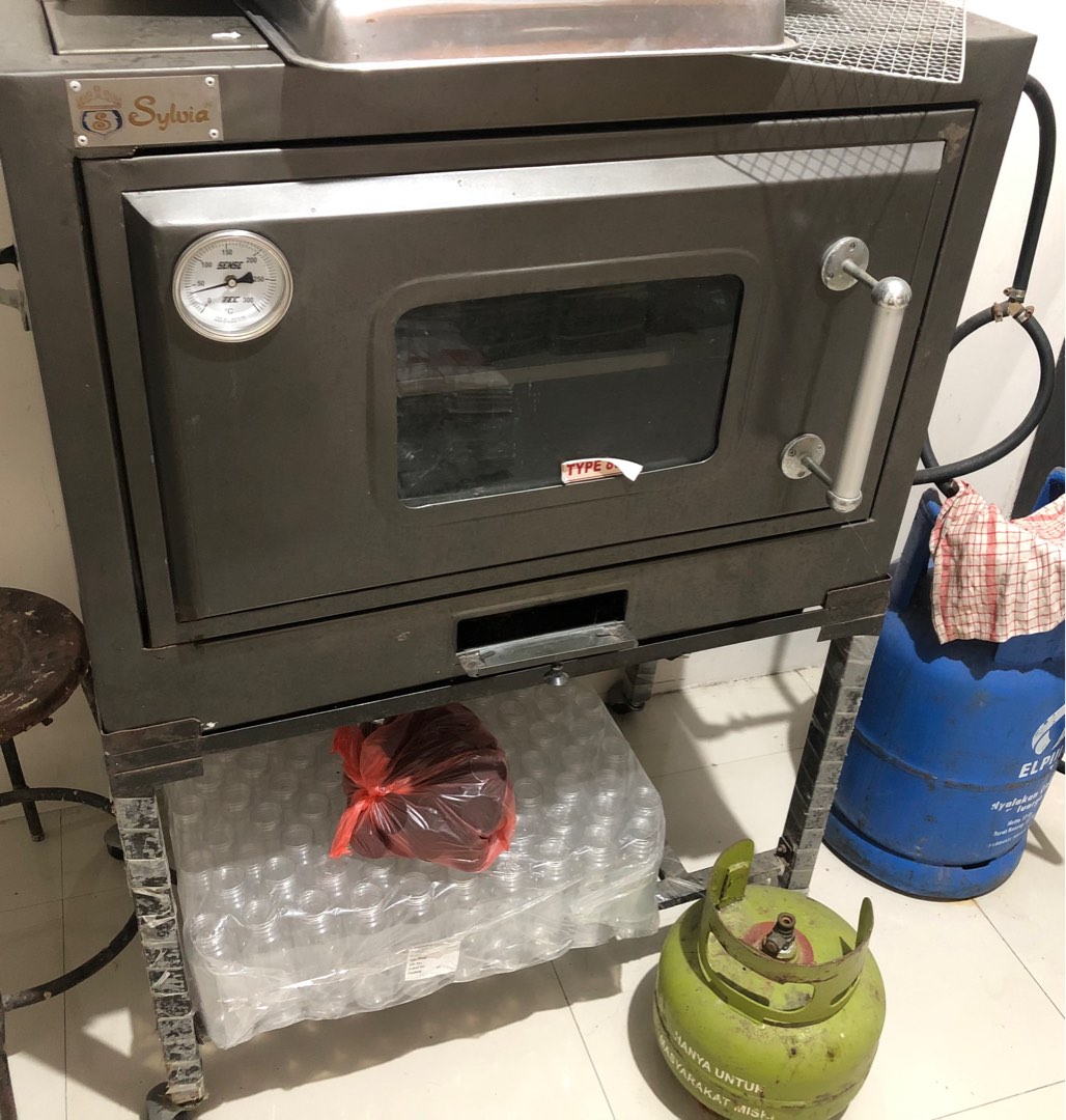 OVEN GAS besar muat 2 loyang jumbo, Kitchen & Appliances di Carousell