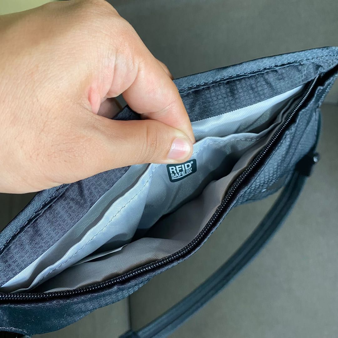 Pacsafe - Coversafe X100 RFID Waist Wallet, Men's Fashion, Activewear ...