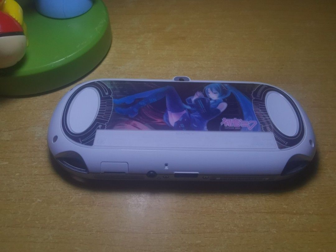 Ps vita limited edition with original brand new 512b microsd, Video ...