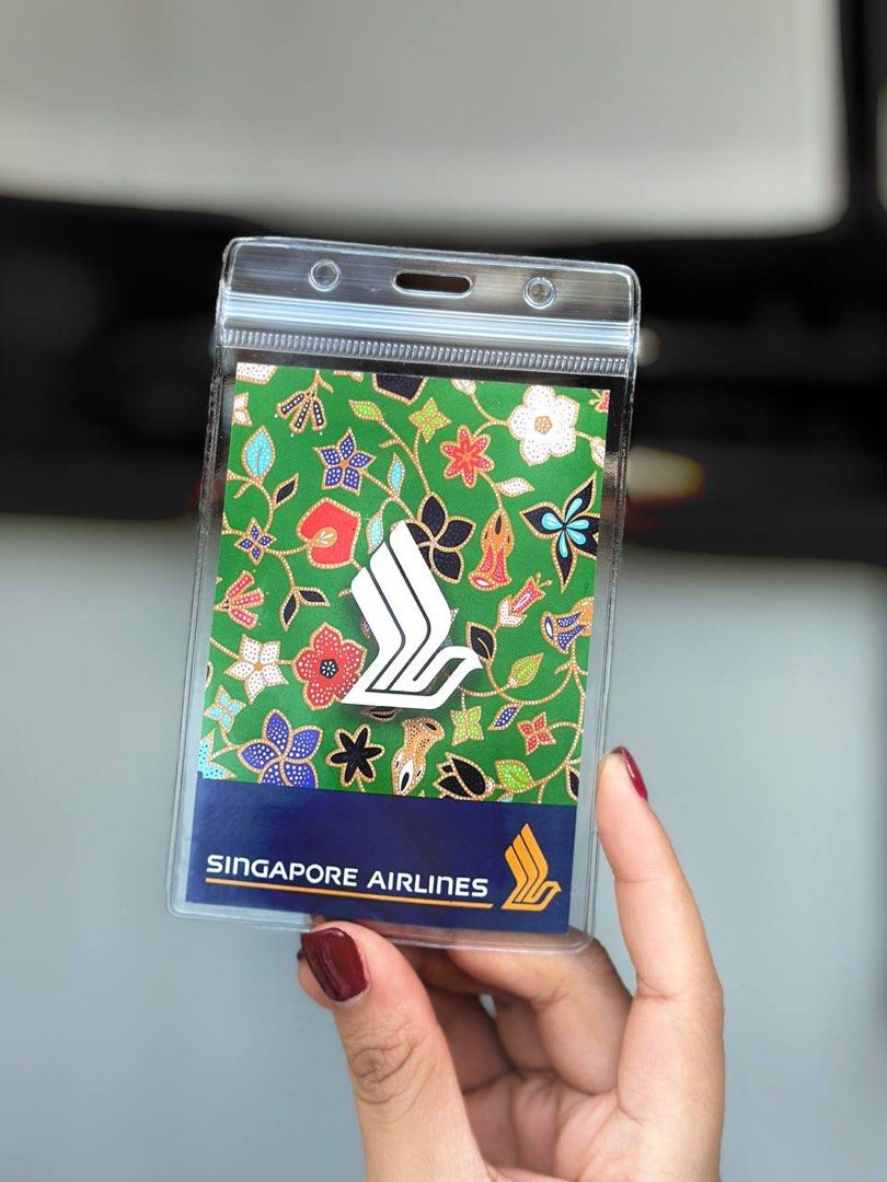 SIA Cabin Crew Luggage Tag (Customised Name), Hobbies & Toys, Travel ...