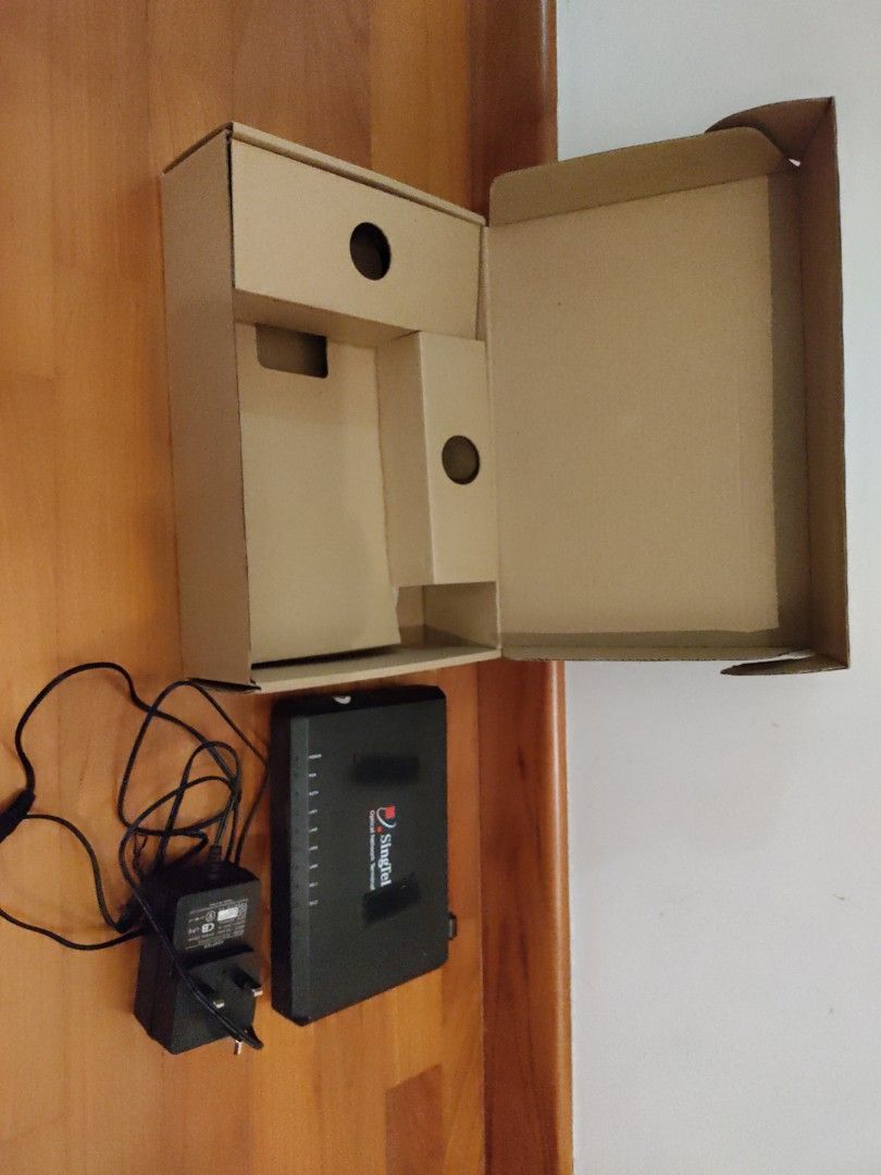 Singtel Optical Network Terminal (ONT) Alcatel-Lucent, Computers & Tech ...