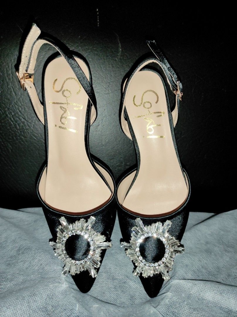 SOFAB! Graham heel pumps, Men's Fashion, Footwear, Dress Shoes on Carousell