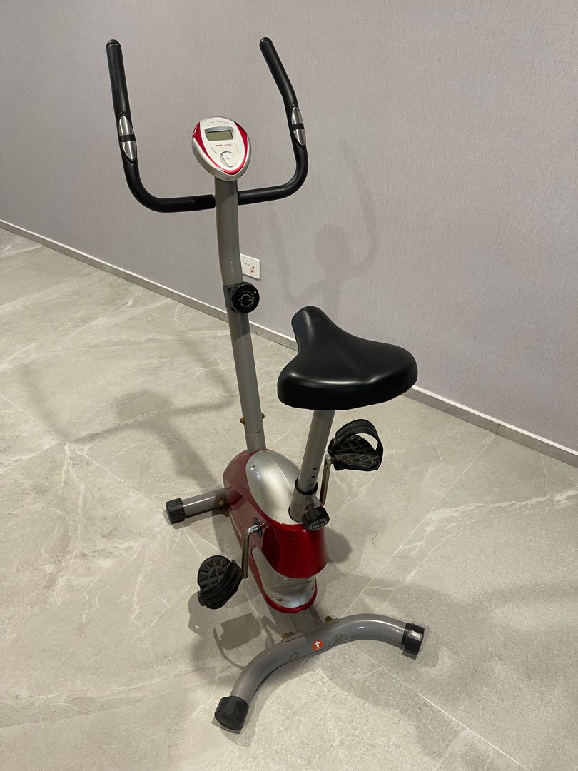 Stationary bike, Sports Equipment, Exercise & Fitness, Cardio & Fitness Machines on Carousell