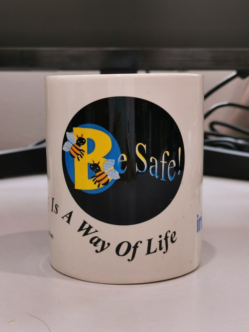 Vintage Intel Bee Safe Mug, Hobbies & Toys, Collectibles & Memorabilia ...