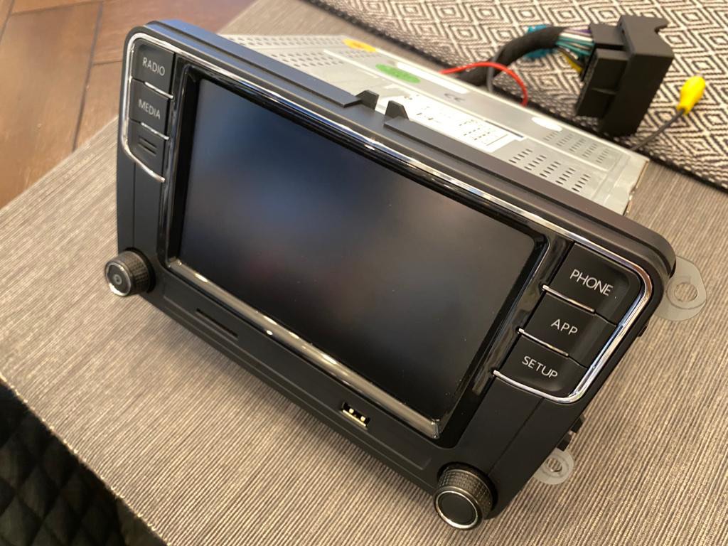 Volkswagen RCD 330 with Apple CarPlay, Car Accessories, Electronics ...