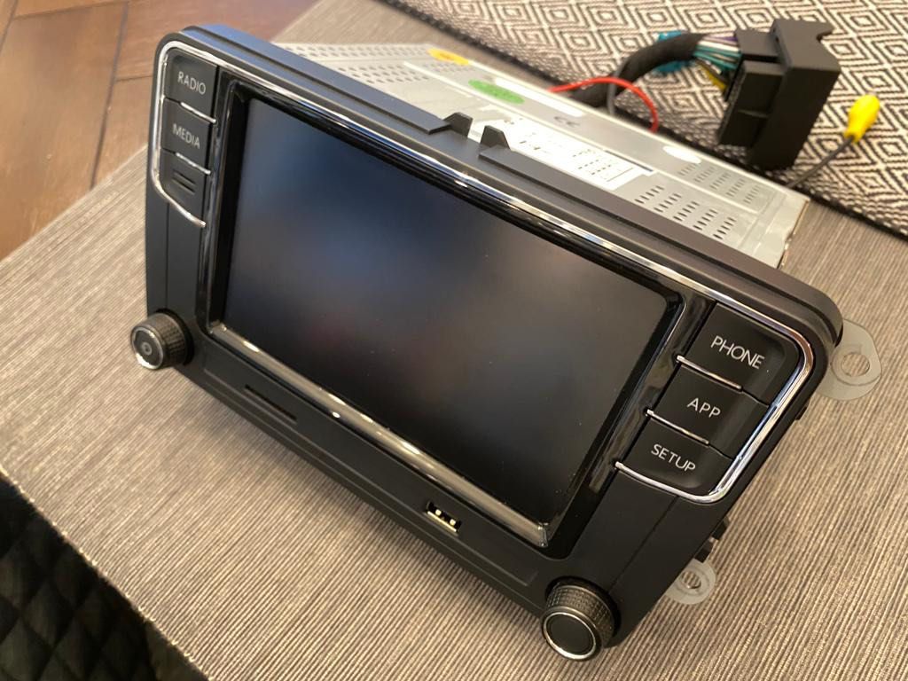 Volkswagen RCD 330 with Apple CarPlay, Car Accessories, Electronics ...