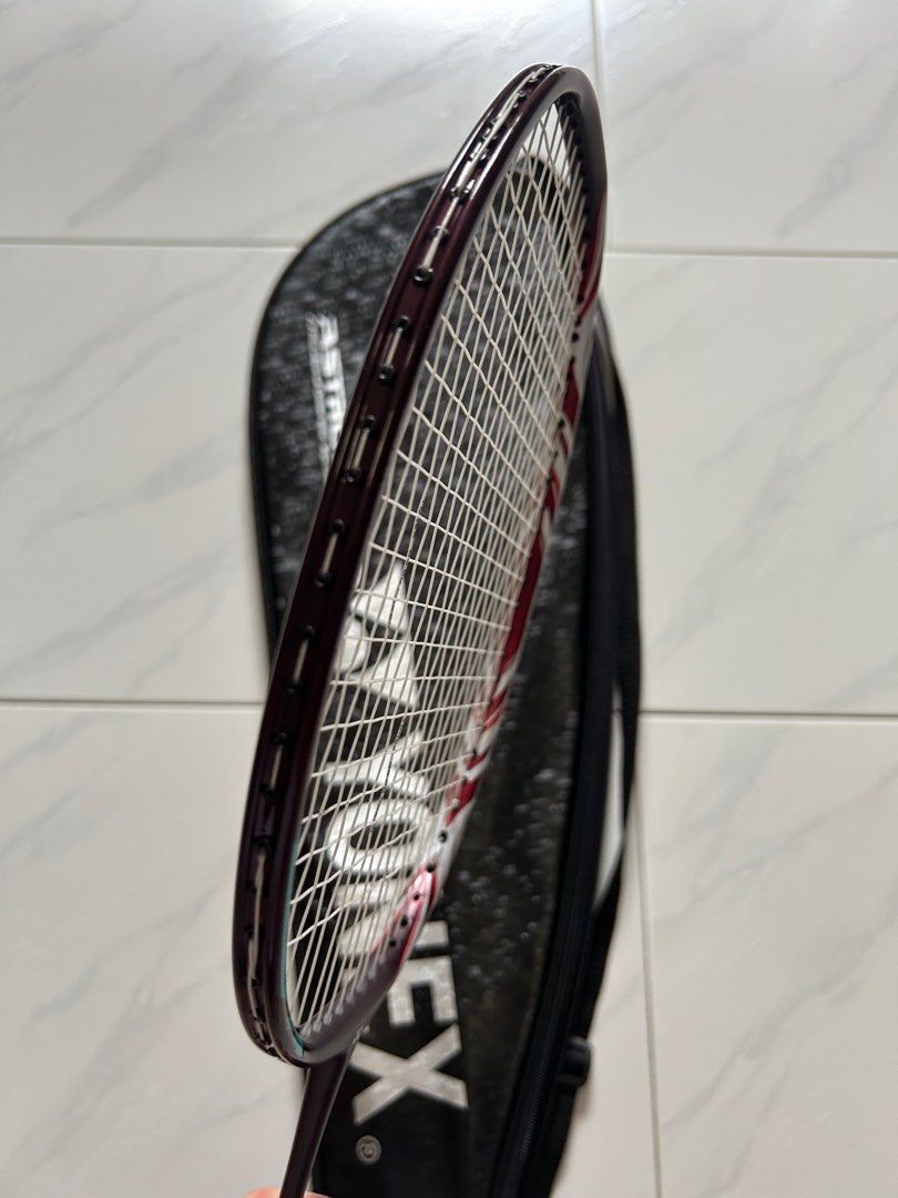 Yonex Astrox 100ZZ Kurenai (Viktor Axelsen), Sports Equipment, Sports ...