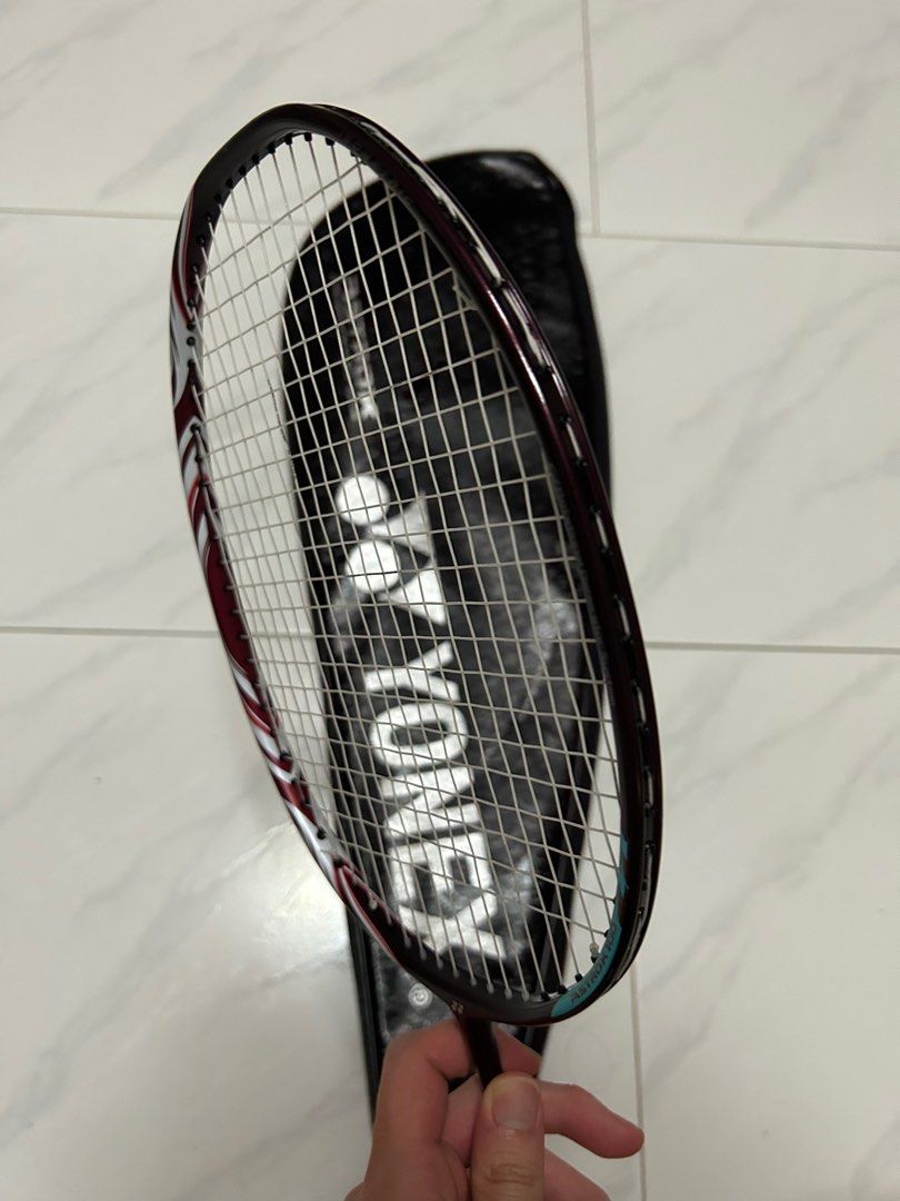 Yonex Astrox 100ZZ Kurenai (Viktor Axelsen), Sports Equipment, Sports ...