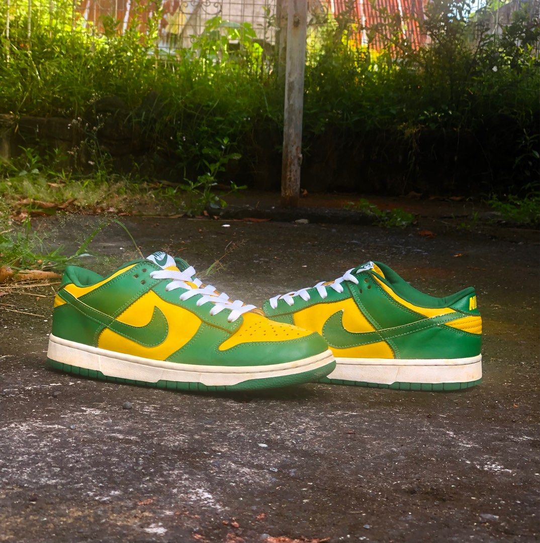 2001 Brazil Dunks, Men's Fashion, Footwear, Sneakers on Carousell