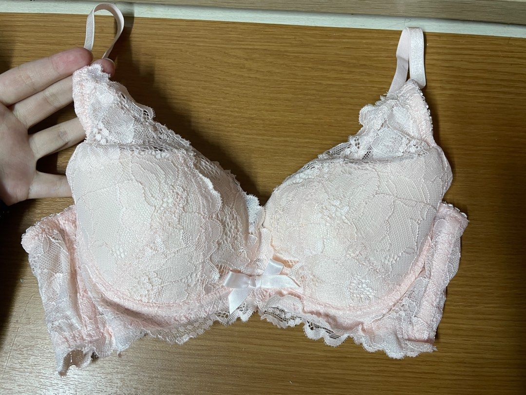 Aimerfeel 65B Lace Bra, 女裝, 內衣和休閒服 - Carousell