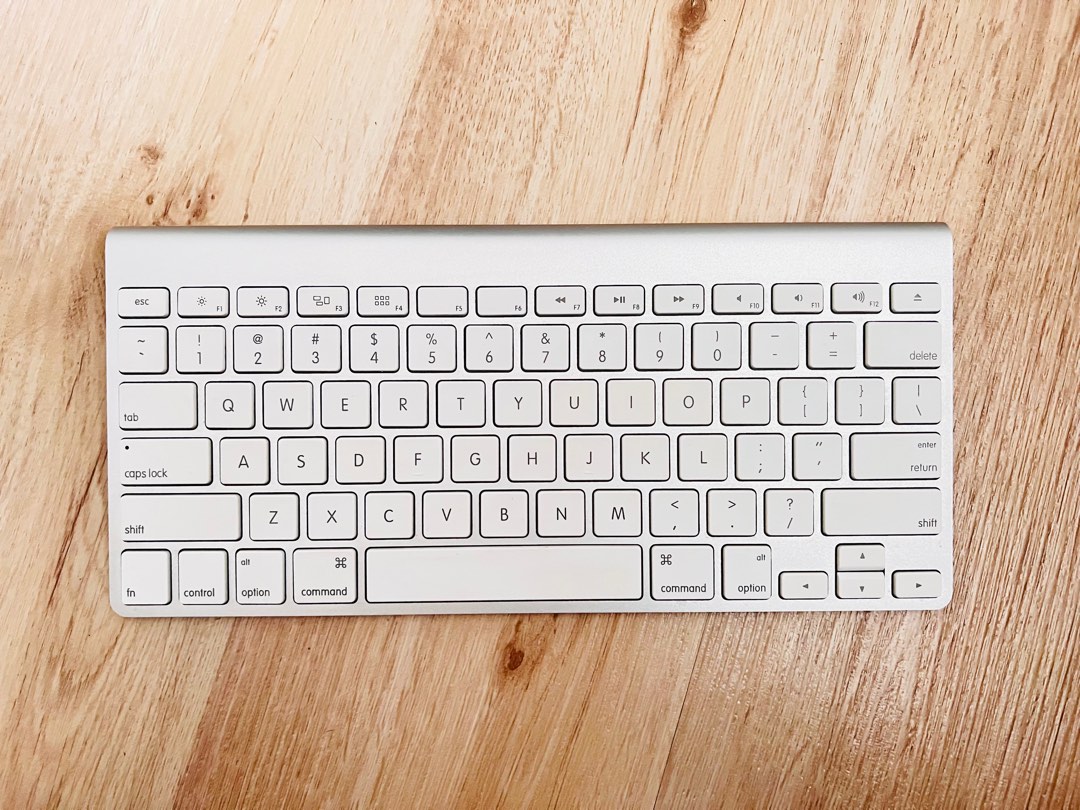 Apple Wireless Magic Keyboard 4th Gen, Computers & Tech, Parts ...