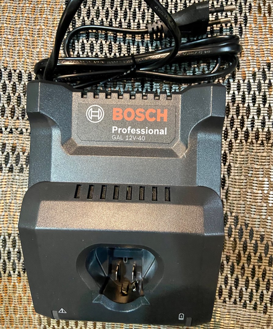 Bosch 12v fast charger GAL 12v-40, Commercial & Industrial ...