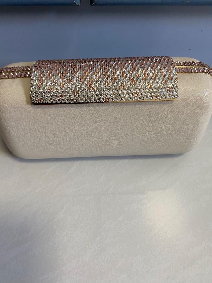 CLASSY WHITE CLUTCH , Women's Fashion, Bags & Wallets, Clutches on ...