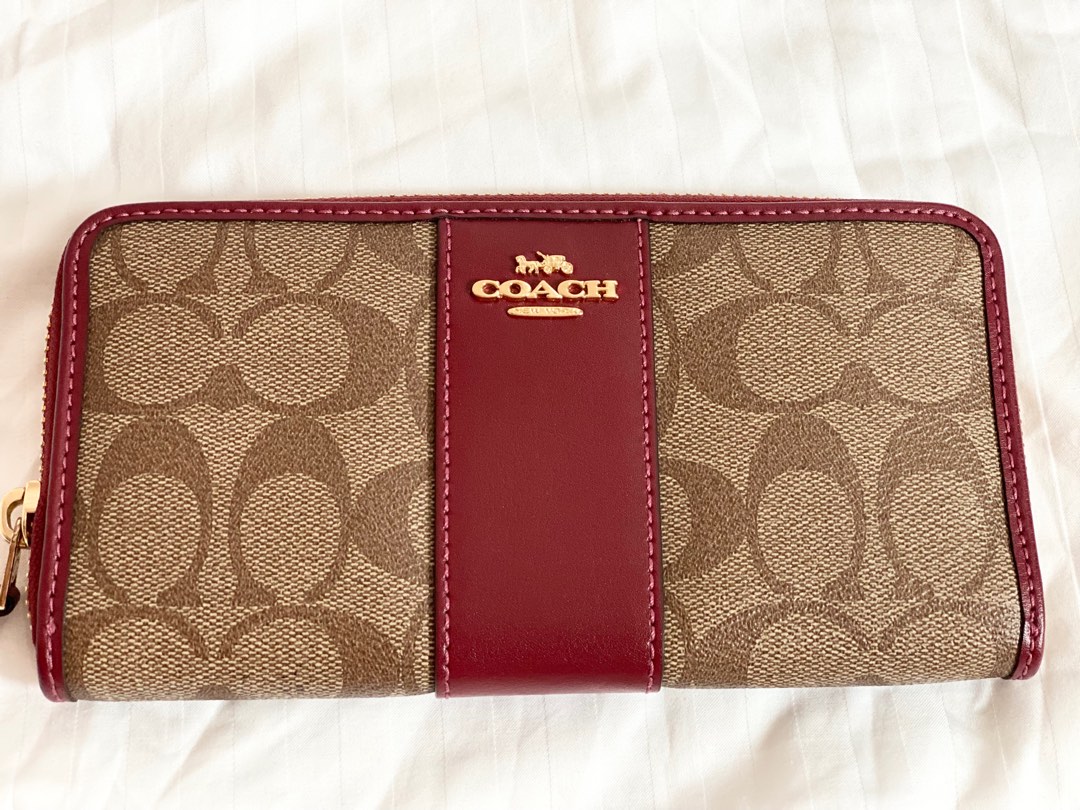 Coach long wallet, Women's Fashion, Bags & Wallets, Wallets & Card ...