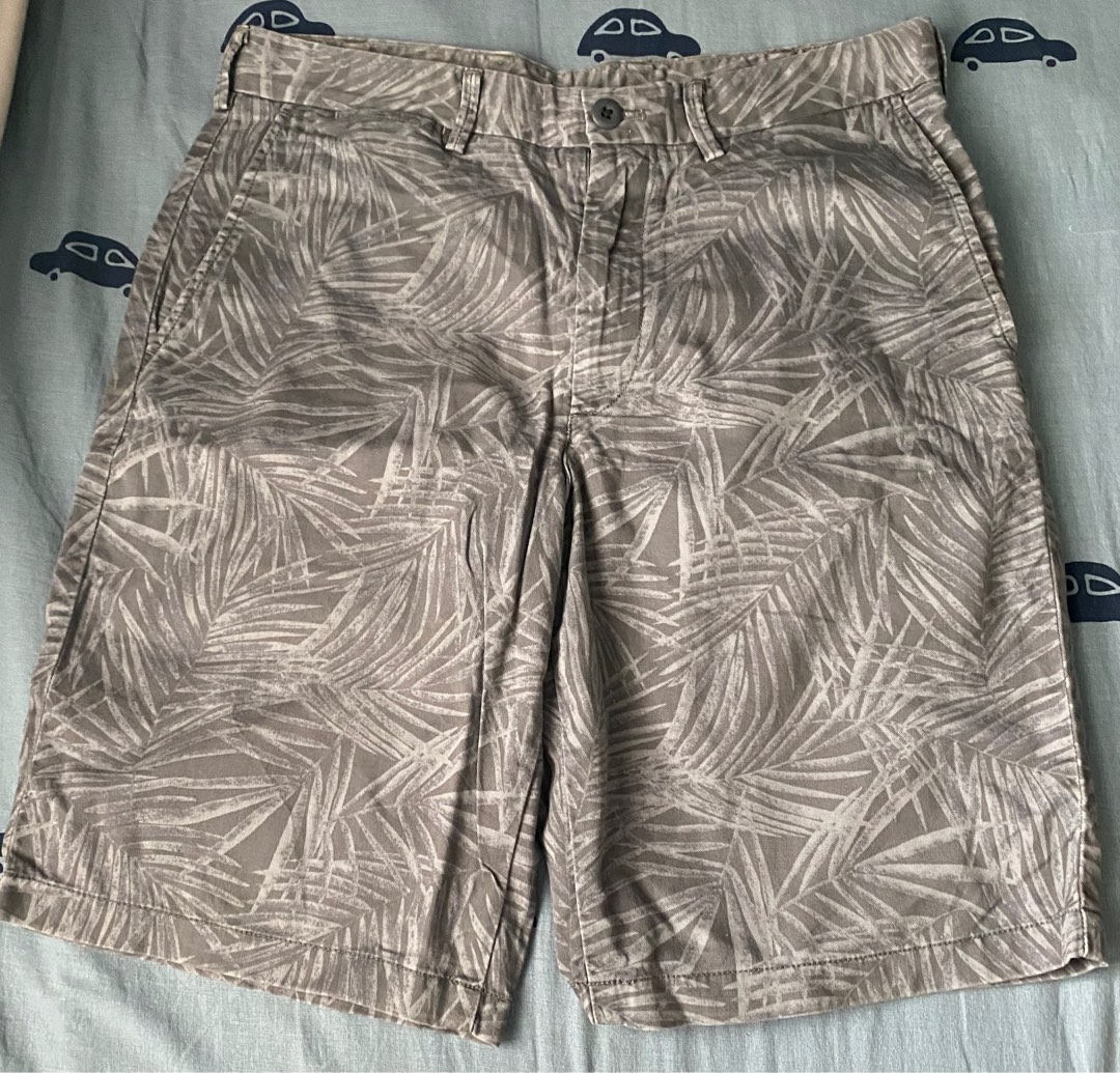 FS: Uniqlo Shorts, Men's Fashion, Bottoms, Shorts on Carousell