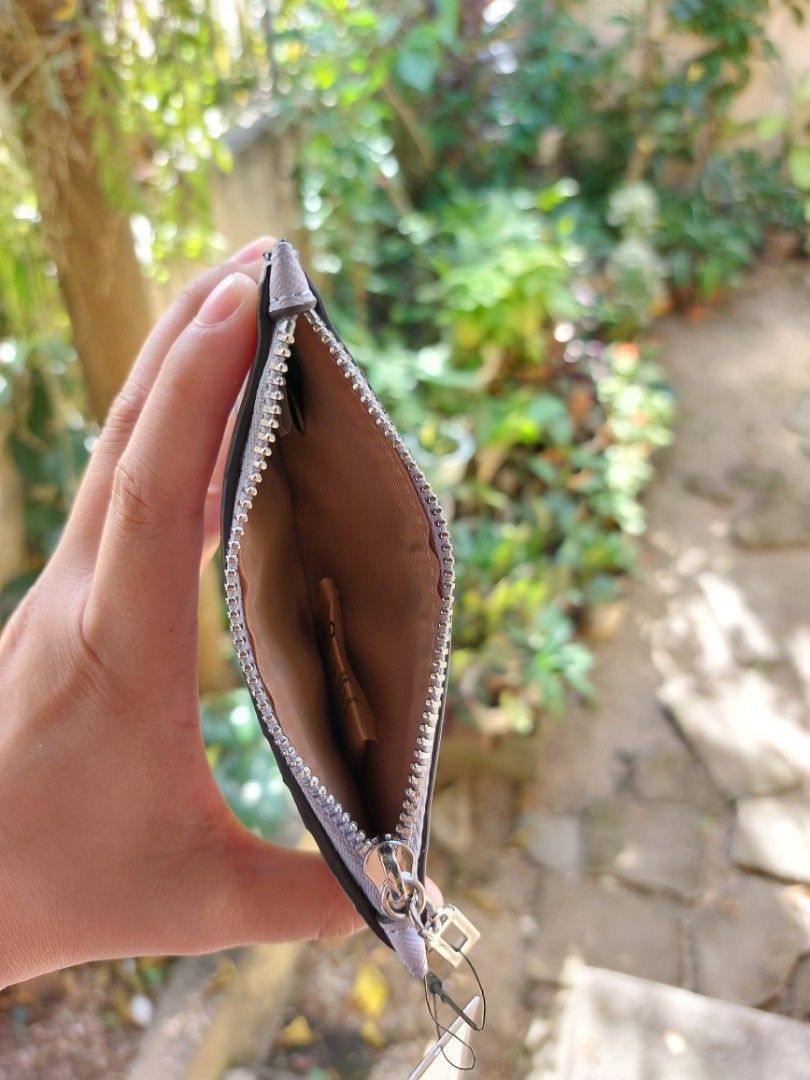 Guess Emery White Card Case, Women's Fashion, Bags & Wallets, Purses ...