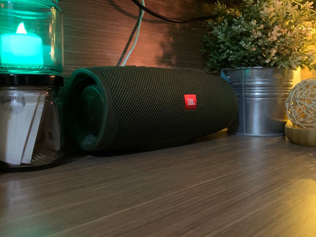 JBL charge 4 green portable Bluetooth speaker, Audio, Soundbars ...