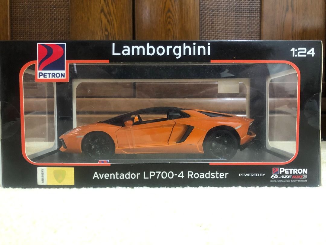 Petron Lamborghini Aventador LP700-4 Roadster 1:24, Hobbies & Toys ...