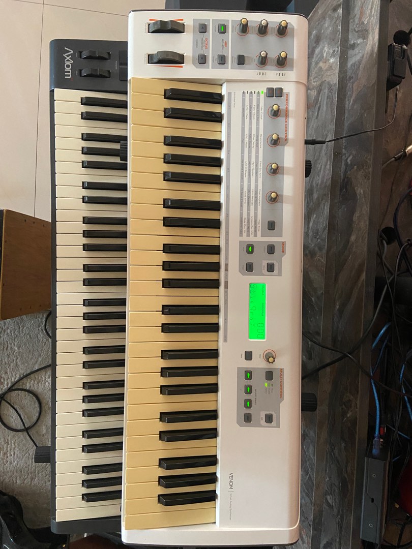 M Audio Venom Synthesizer, Interface, and MIDI Controller (All in one ...