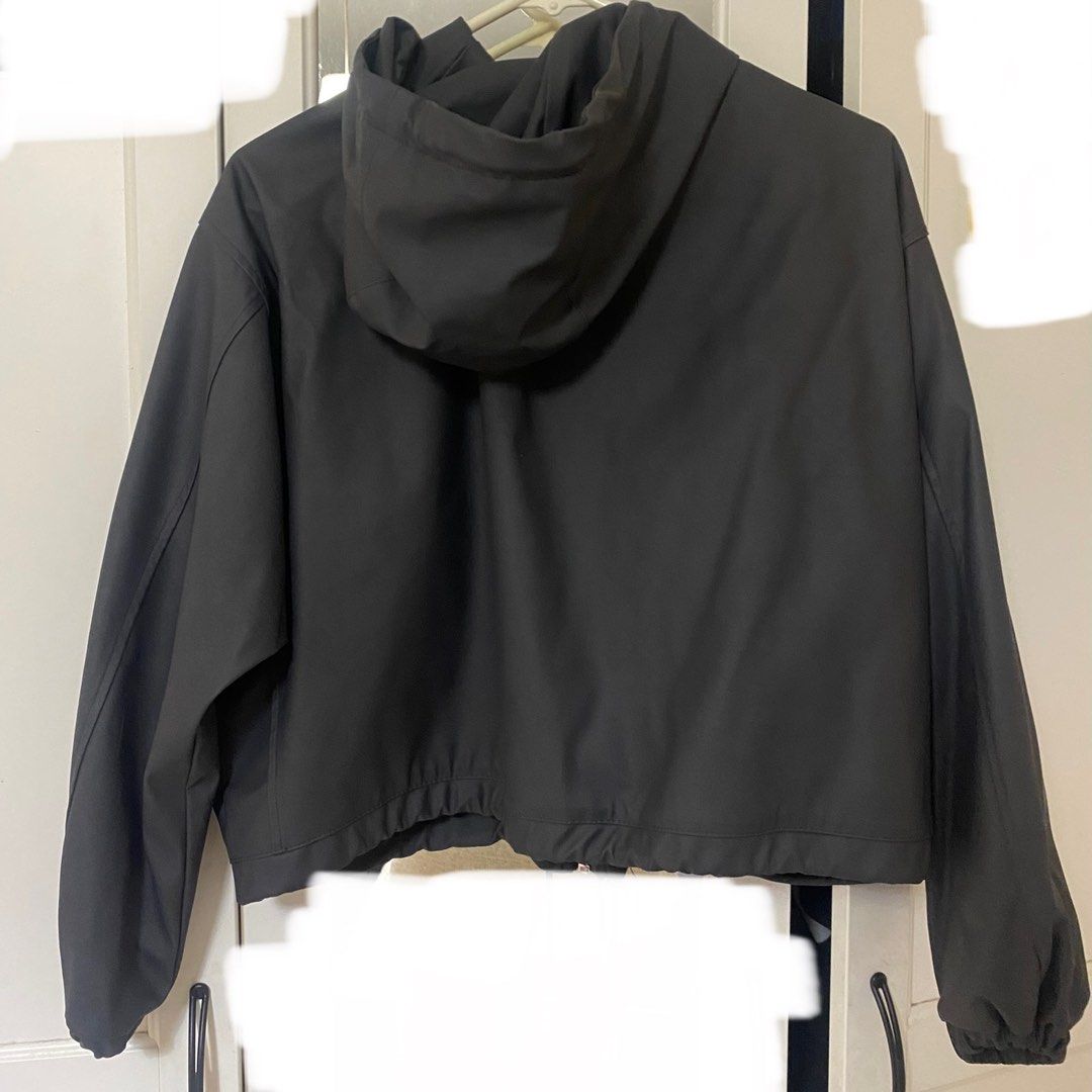 pull & bear waterproof jacket, Women's Fashion, Coats, Jackets and ...