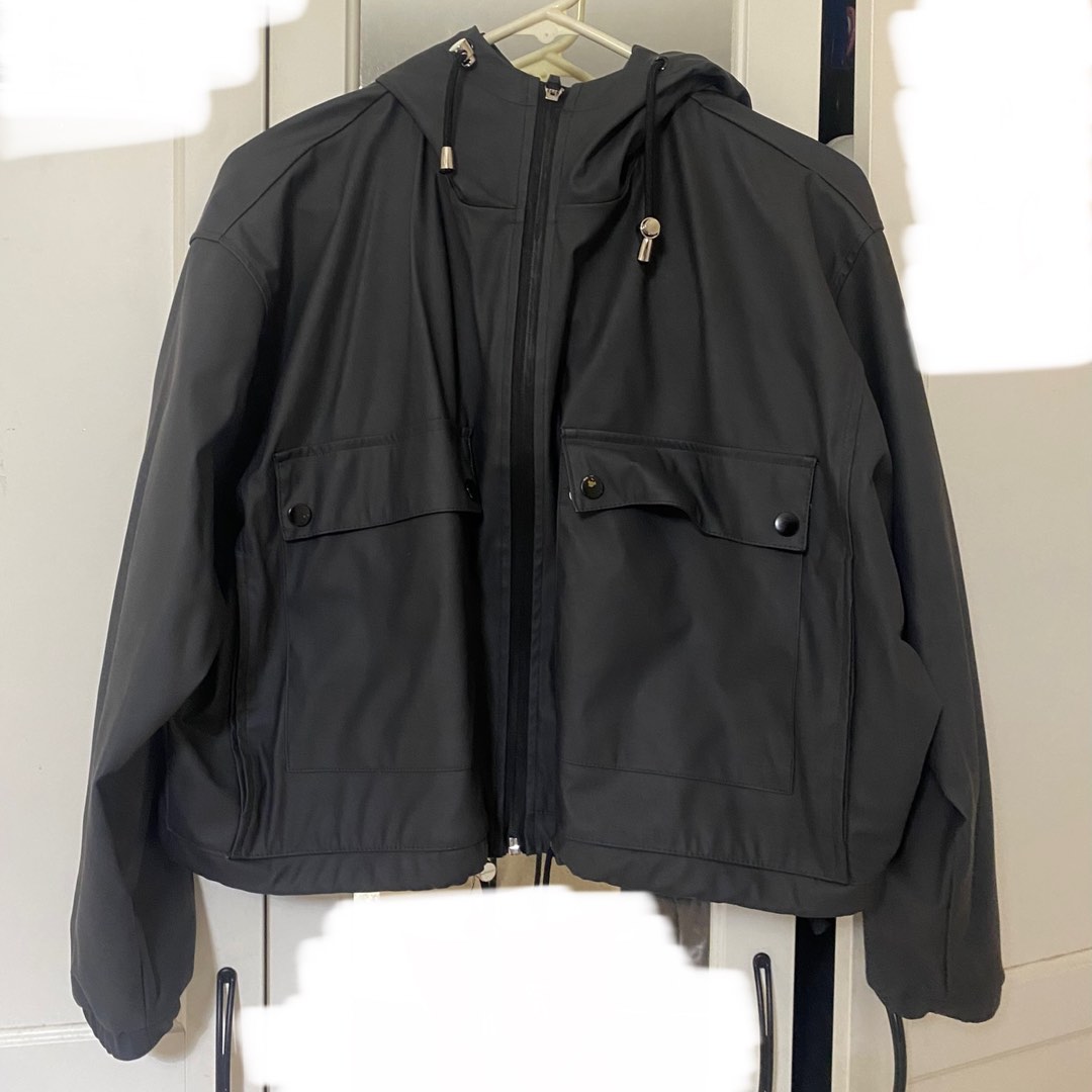 pull & bear waterproof jacket, Women's Fashion, Coats, Jackets and ...