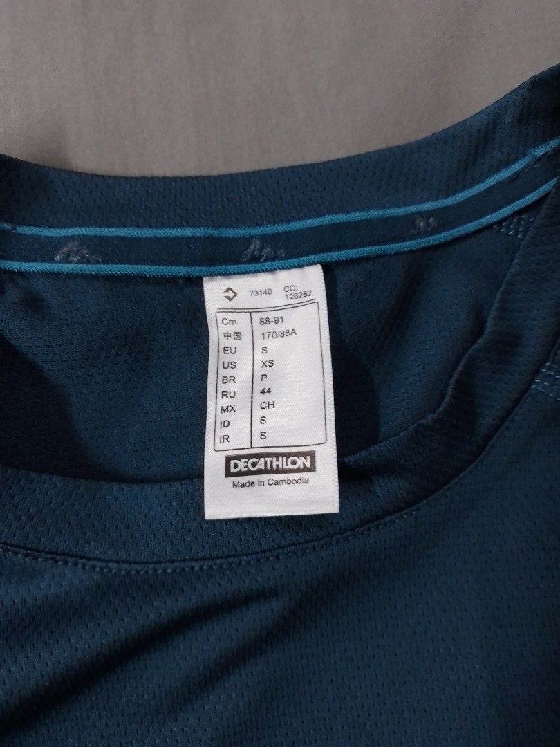 Decathlon Quechua hiking, Men's Fashion, Activewear on Carousell