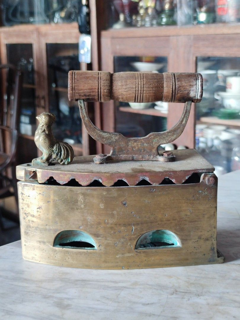 Seterika Tembaga Antik, Hobbies & Toys, Collectibles & Memorabilia ...