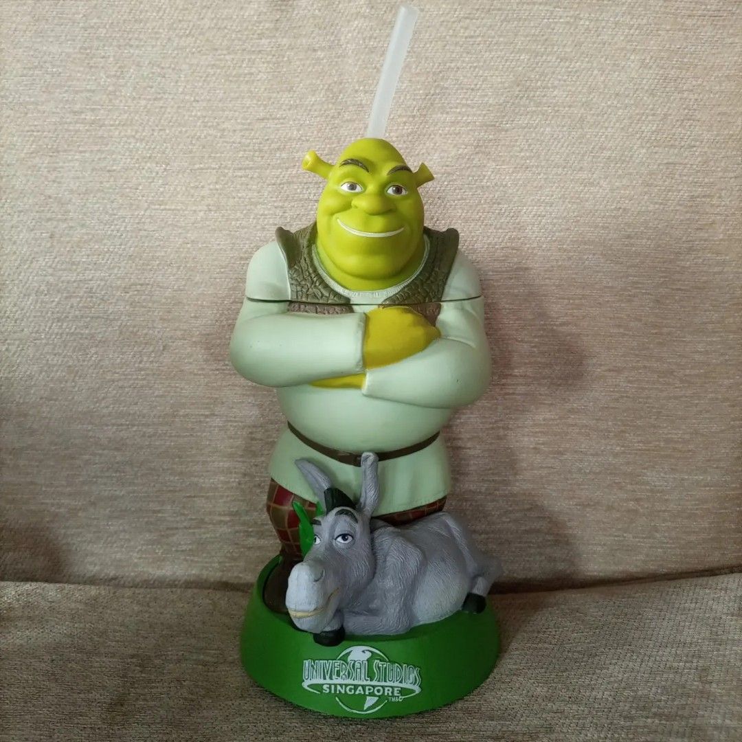 Shrek Universal studios botol minum / mug, Serba Serbi, Others di Carousell