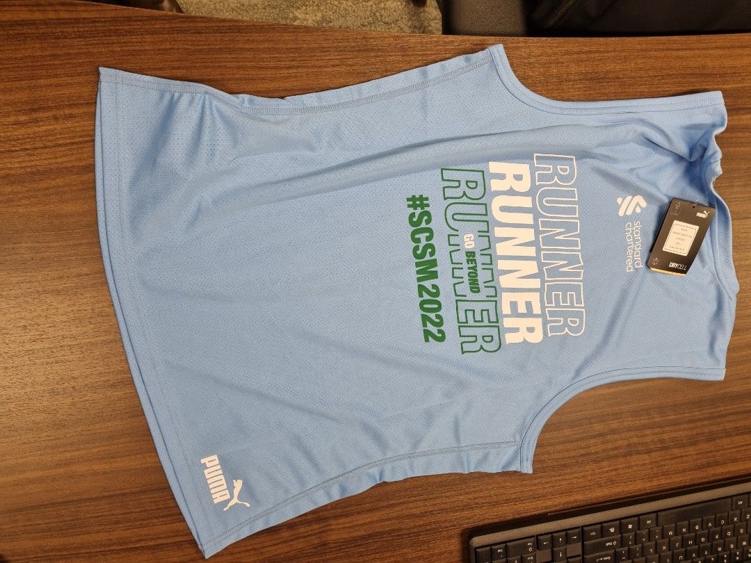 Singapore marathon running singlet, Men's Fashion, Activewear on Carousell